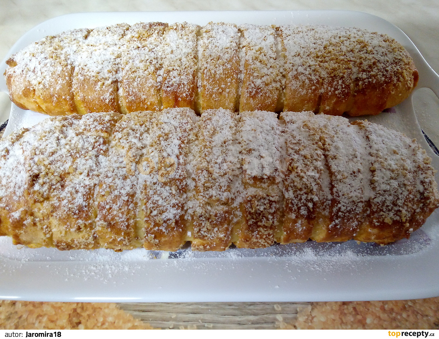 Můj jablečný závin recept - TopRecepty.cz