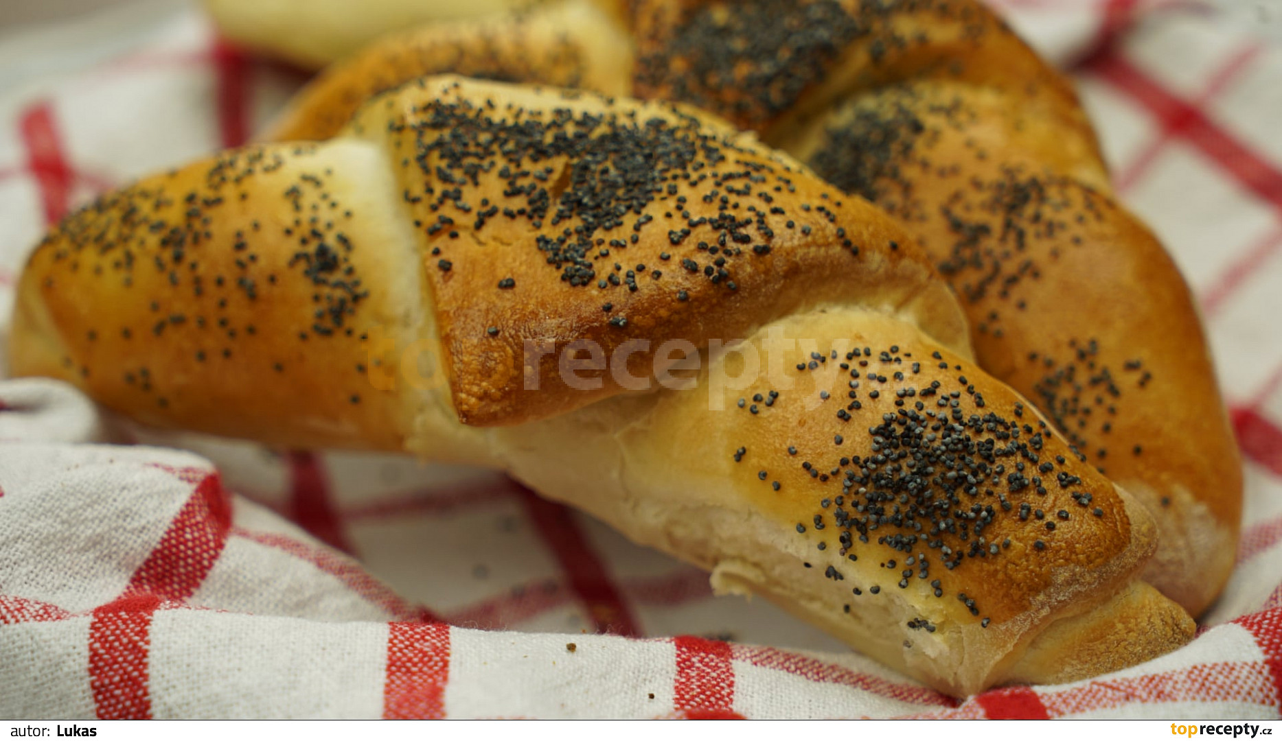 Domácí rohlíky jako z pekárny recept - TopRecepty.cz