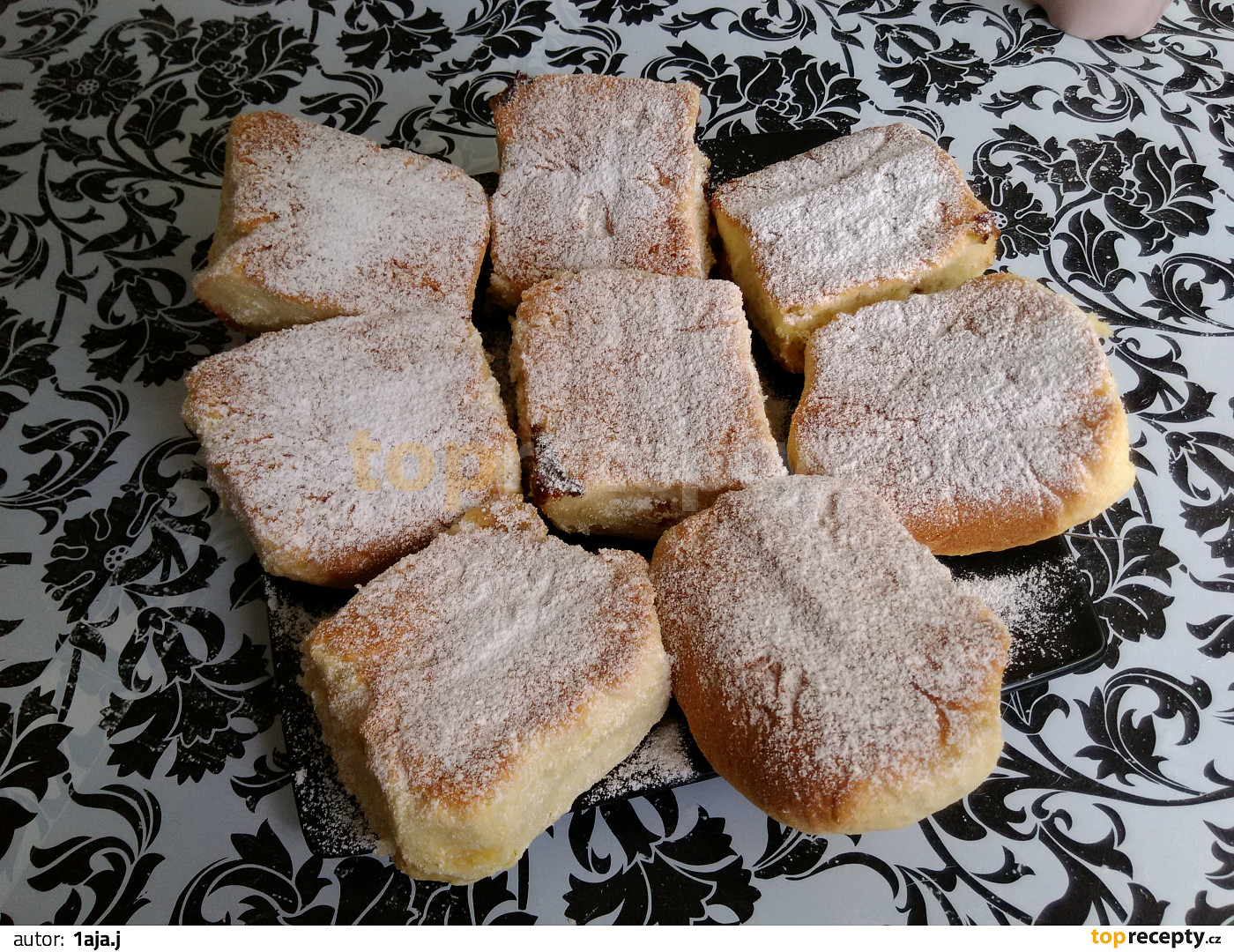 Kynuté buchty nad půl kila - TopRecepty.cz