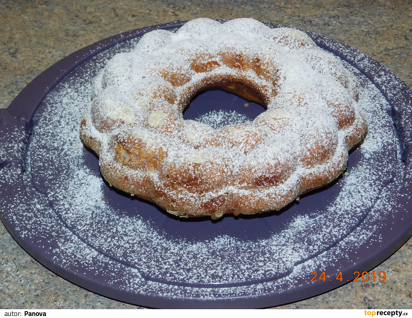 Banánová vláčná bábovka - TopRecepty.cz