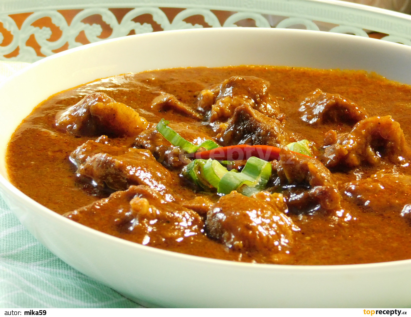 Vepřový guláš s povidly recept - TopRecepty.cz