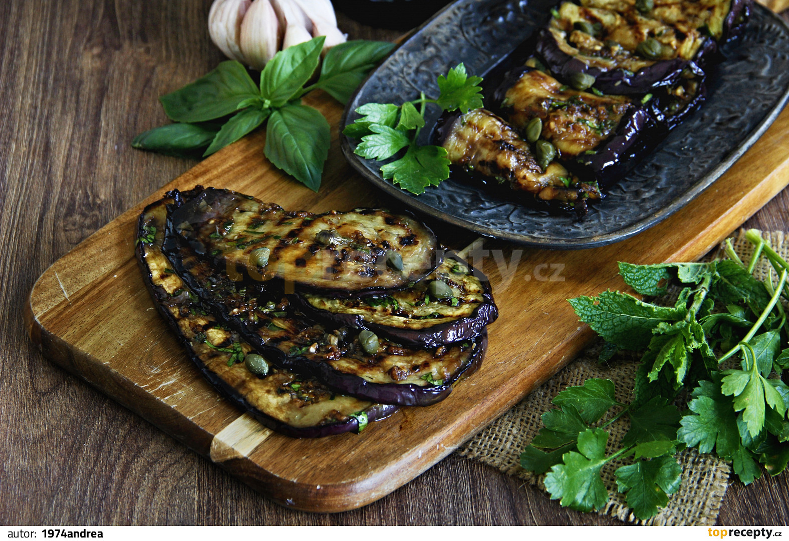 Marinovaný grilovaný lilek recept - TopRecepty.cz