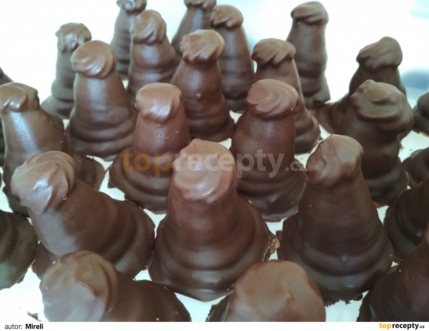 Likérové špičky s vaječným koňakem - TopRecepty.cz