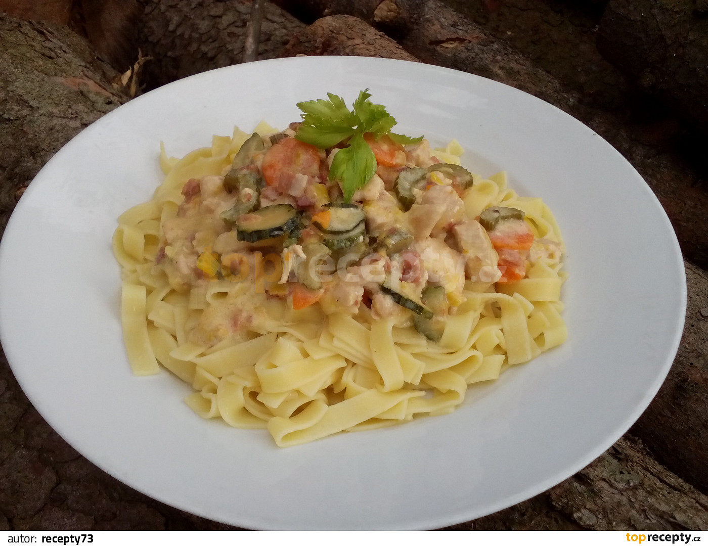 Kuřecí ragú se zeleninou - TopRecepty.cz