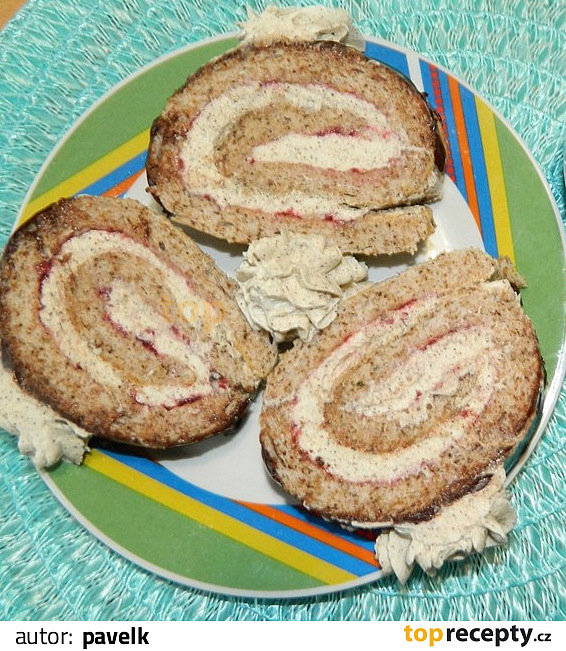 Bílková roláda s kávovou šlehačkou recept - TopRecepty.cz