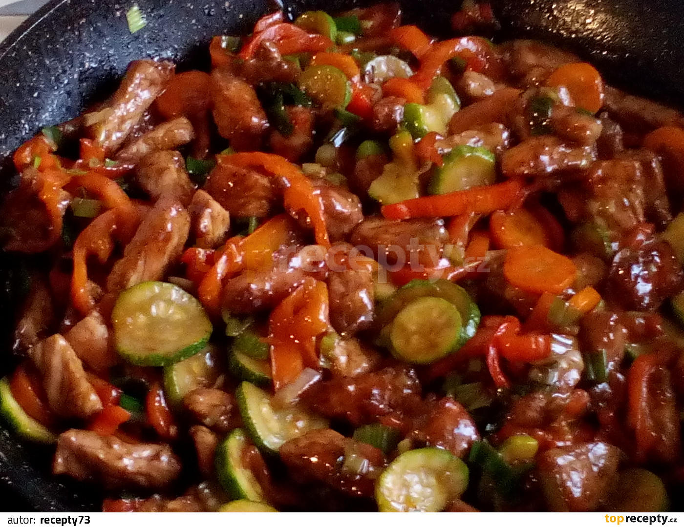 Šťavnaté karé se zeleninou recept - TopRecepty.cz