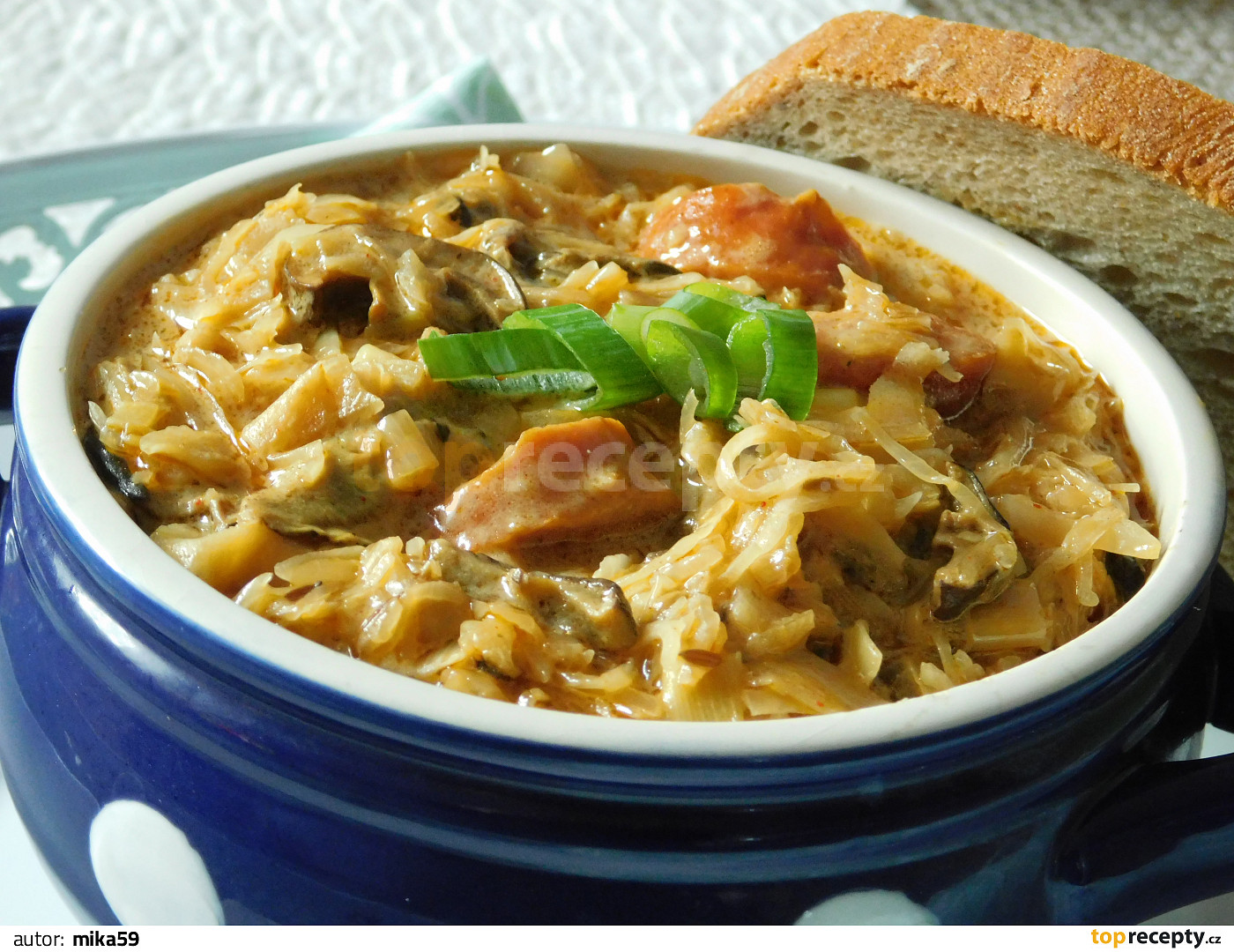 Houbové zelí recept - TopRecepty.cz