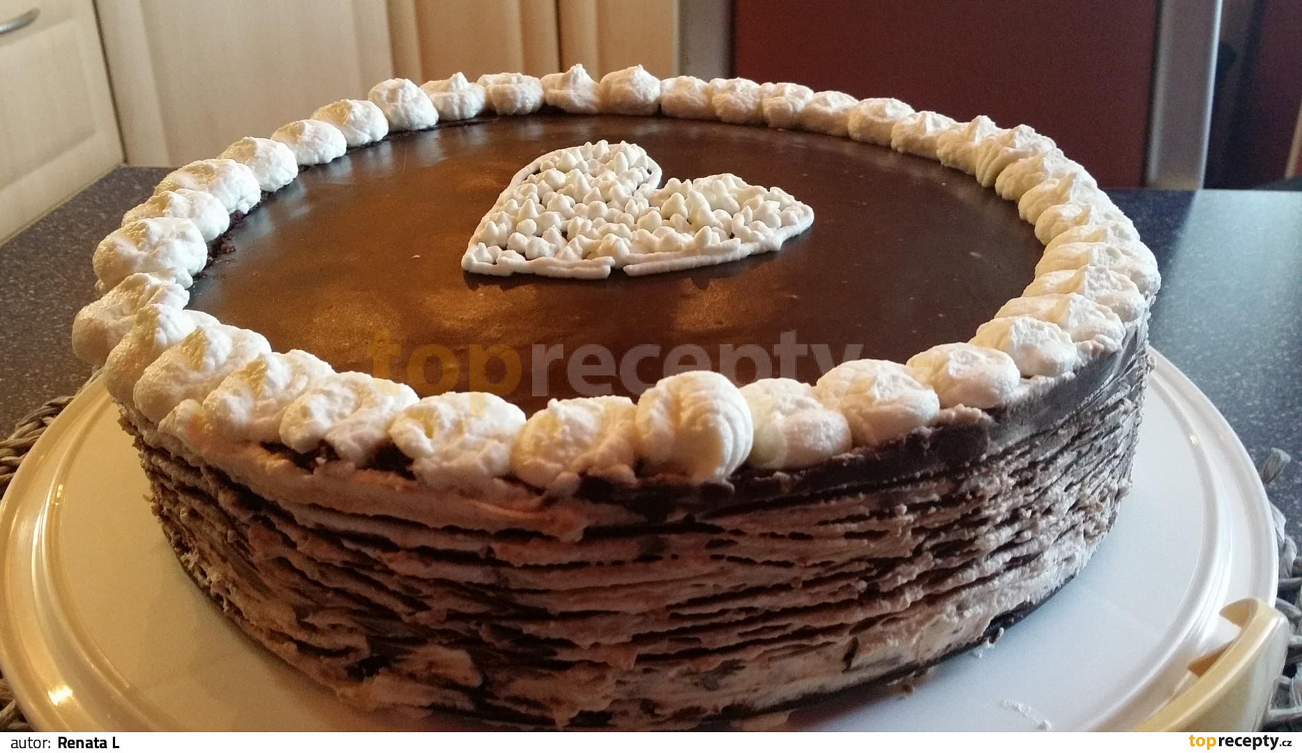 Kakaový olejový korpus na dort recept - TopRecepty.cz