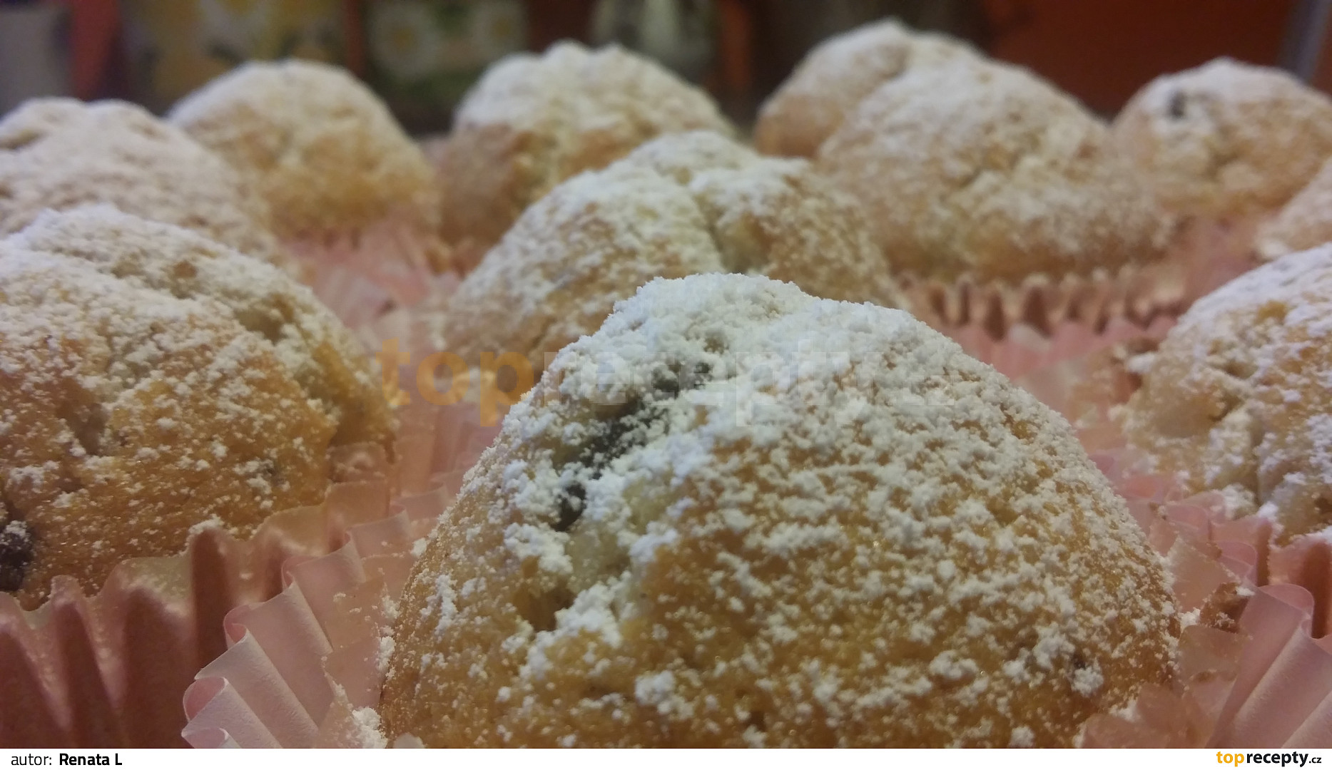 Recept na rychlé muffiny s kousky čokolády - TopRecepty.cz