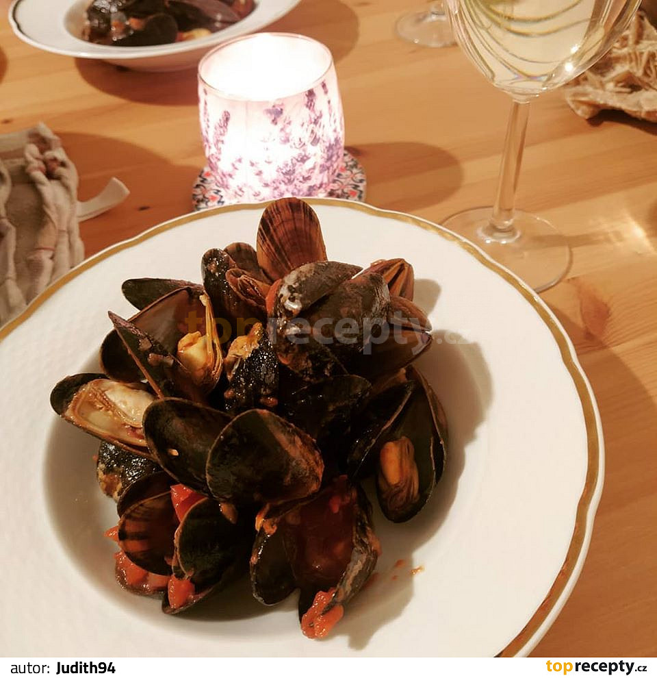 Slávky s rajčatovou omáčkou recept - TopRecepty.cz