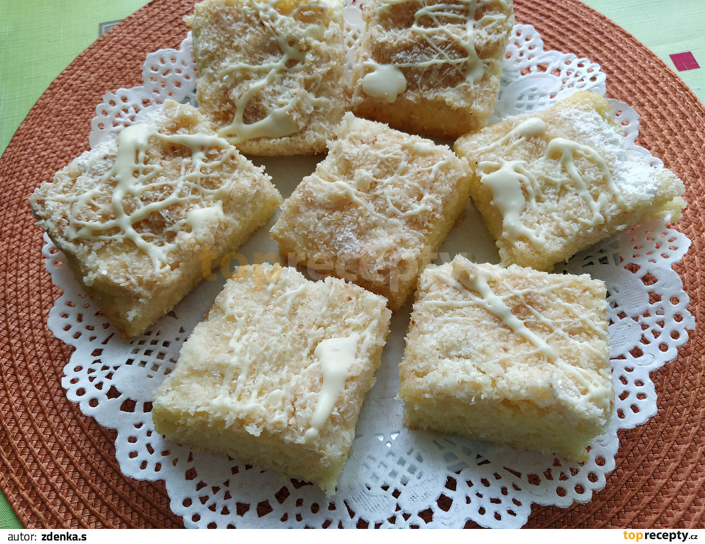 Mokrá kokosová buchta recept - TopRecepty.cz