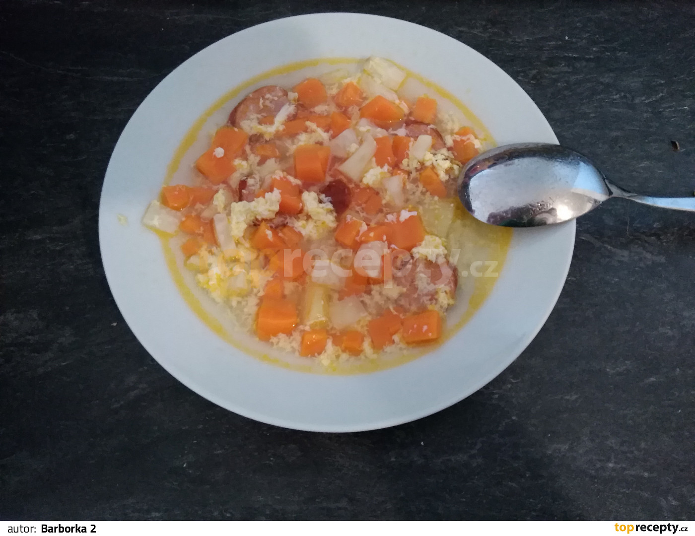 Zeleninový vývar s vajíčkem recept - TopRecepty.cz
