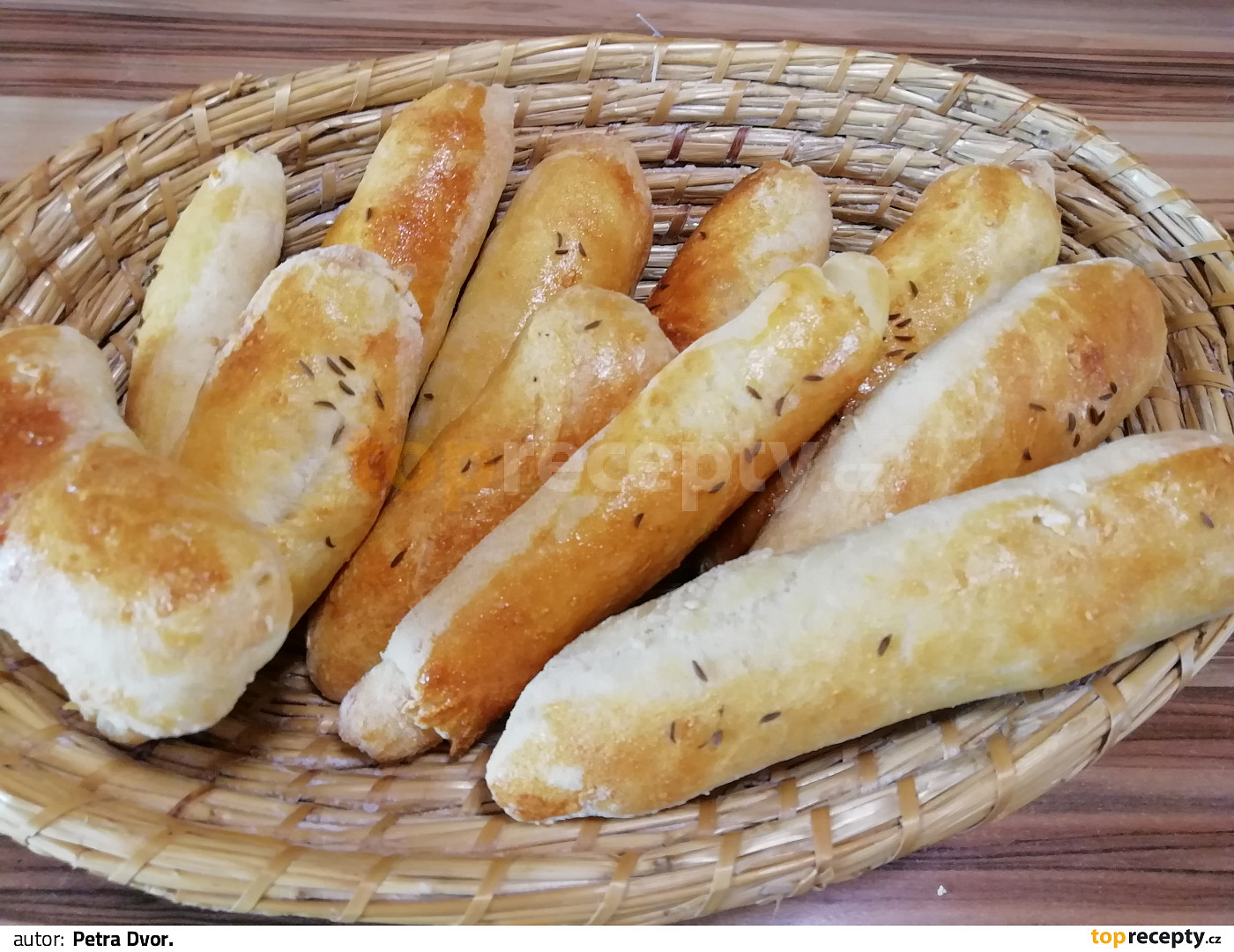 Klasické křupavé domácí rohlíky - TopRecepty.cz