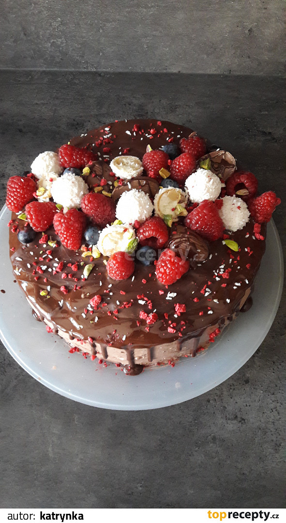 Čokoládový dort s malinami recept - TopRecepty.cz