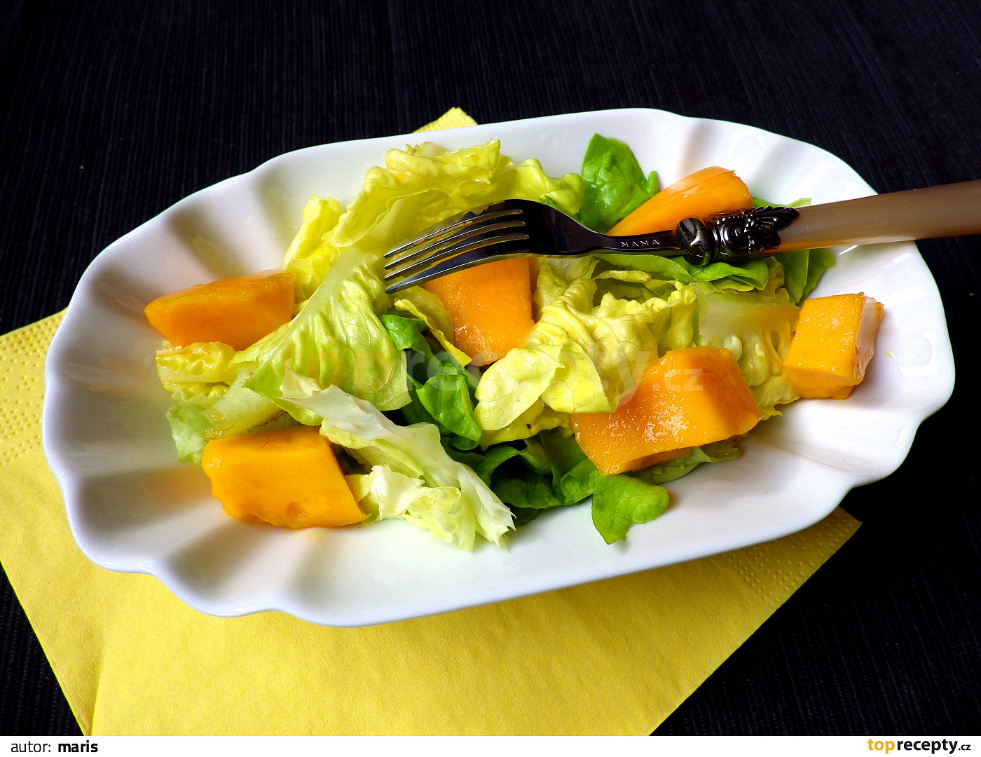 Listový salát s mangem recept - TopRecepty.cz
