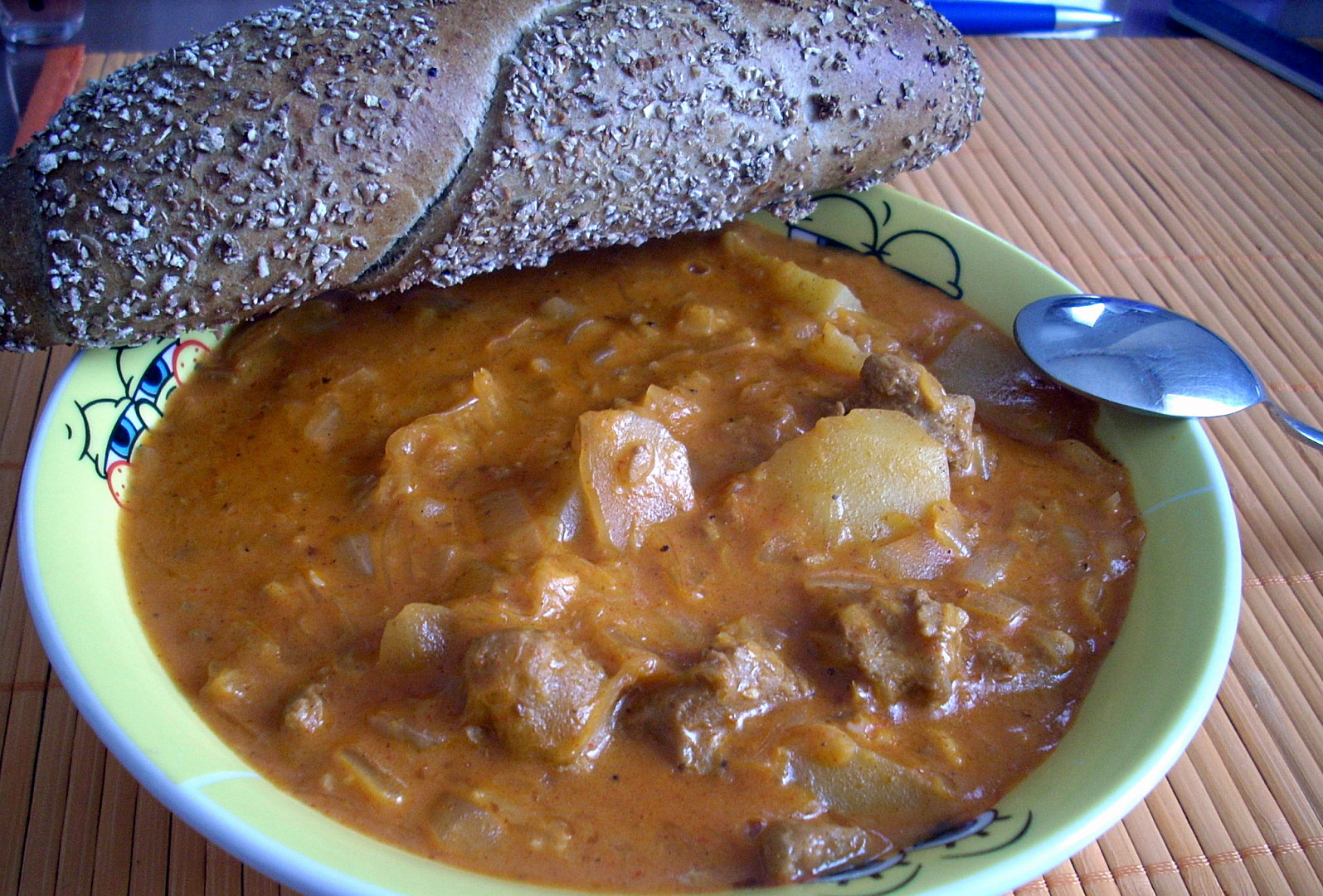 Sójový segedínský guláš - TopRecepty.cz