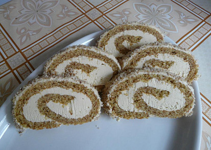 Ořechová roláda s kávovým krémem - TopRecepty.cz