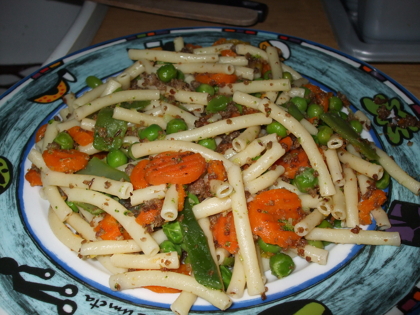 Mleté maso se zeleninou a těstovinami recept - TopRecepty.cz