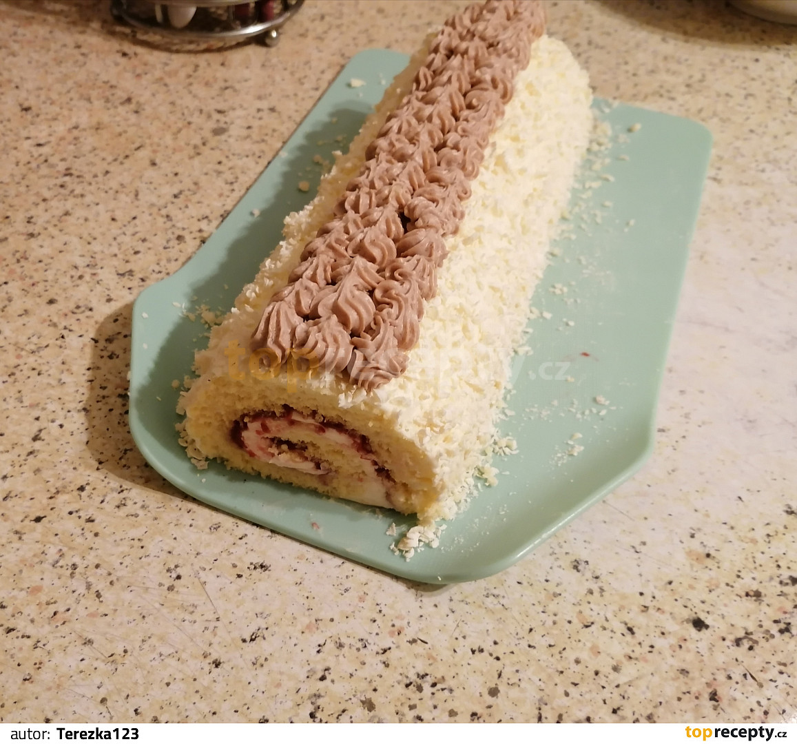 Nadýchaná piškotová roláda recept - TopRecepty.cz