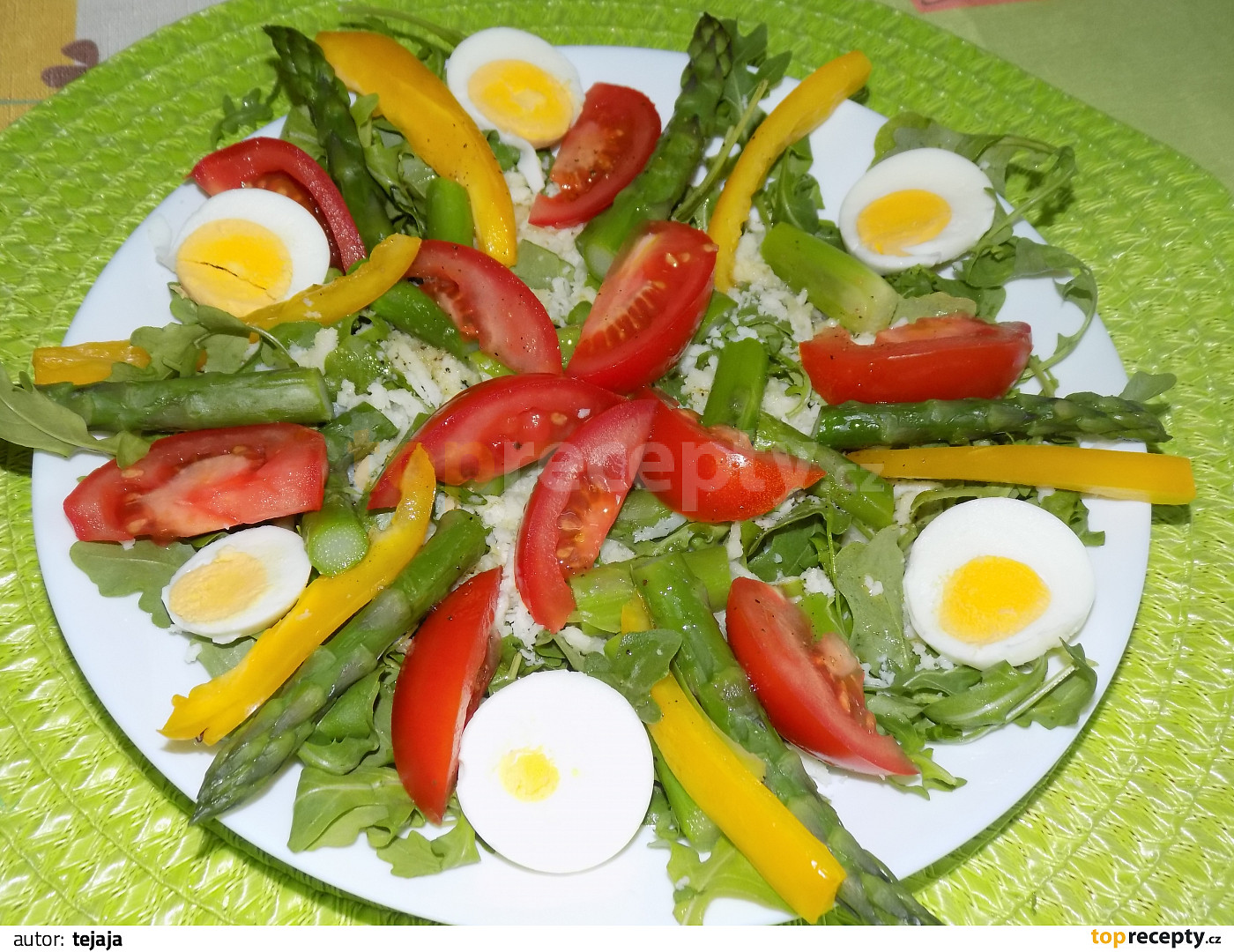 Zeleninový salát s chřestem recept - TopRecepty.cz