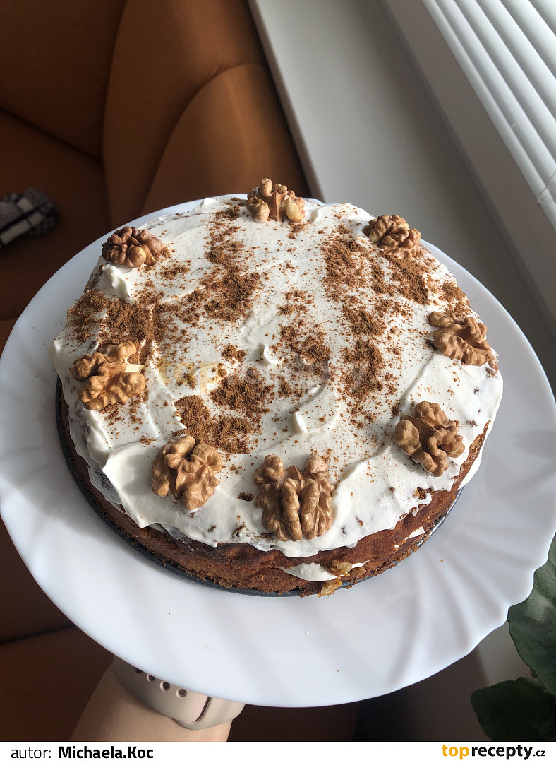 Mrkvový dort s ořechy a krémem recept - TopRecepty.cz