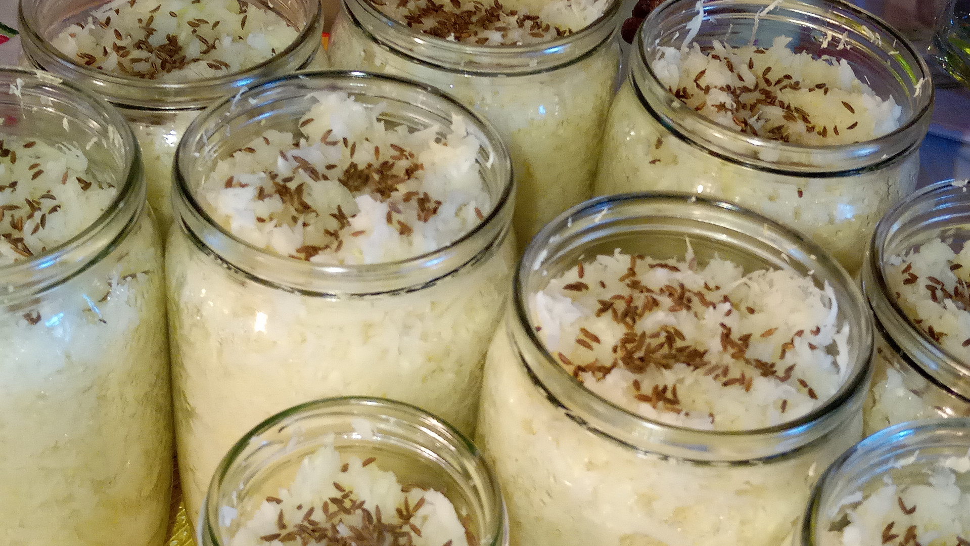 Sterilované bílé zelí recept - TopRecepty.cz