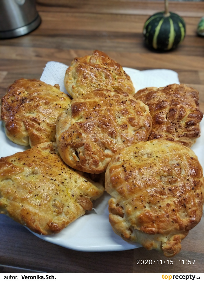 Výborné škvarkové placky recept - TopRecepty.cz