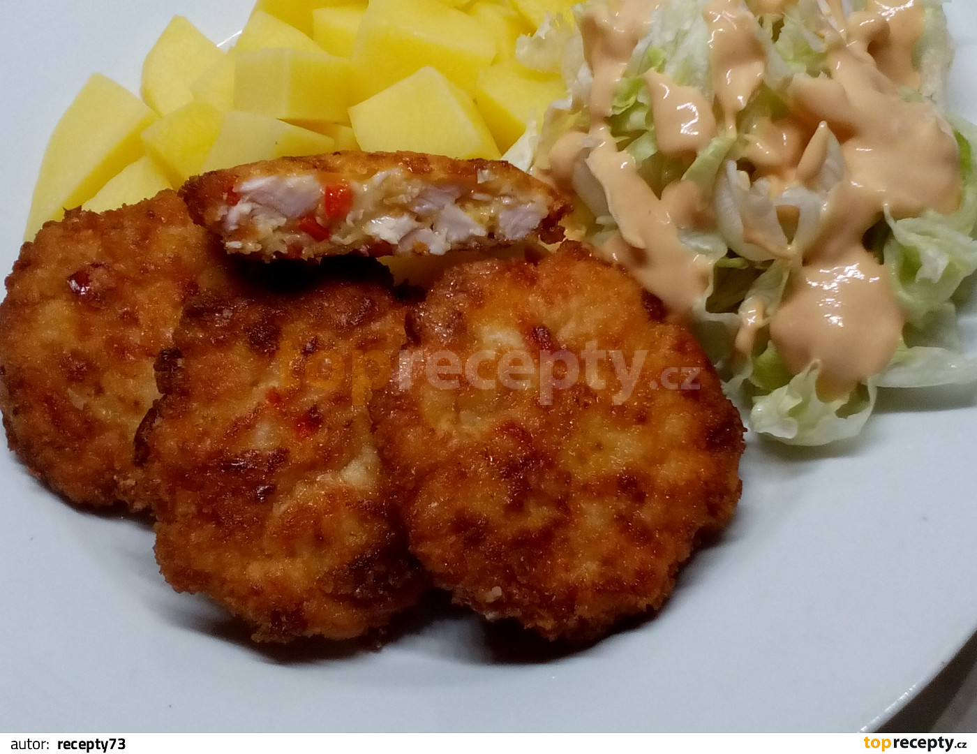 Kuřecí řízky s uzenou mozzarellou recept - TopRecepty.cz