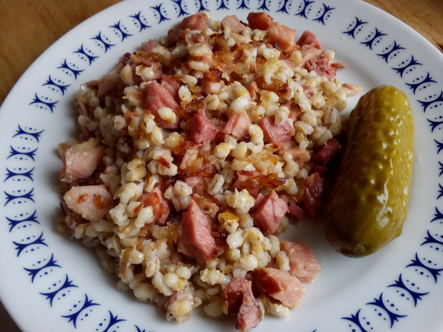 Kroupy s uzeným masem recept - TopRecepty.cz