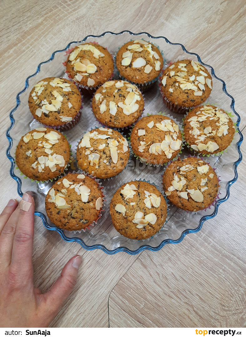 Recept na rychlé muffiny s kousky čokolády - TopRecepty.cz