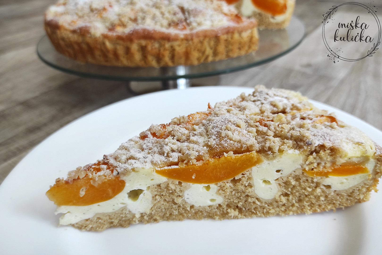 Meruňkový koláč s ovesnou moukou - TopRecepty.cz