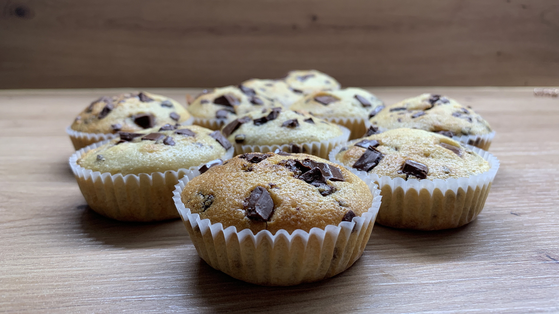 Recept na rychlé muffiny s kousky čokolády - TopRecepty.cz