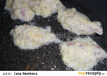 Kuřecí střapačky v bramborákovém těstě recept - TopRecepty.cz