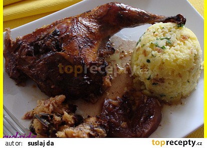 Pečený bažant s jablečno-brusinkovou nádivkou recept - TopRecepty.cz