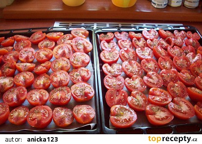Sušená rajčata v olivovém oleji recept - TopRecepty.cz