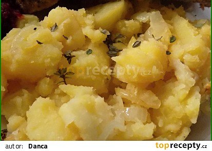 Šťouchané brambory s jablky a cibulí recept - TopRecepty.cz