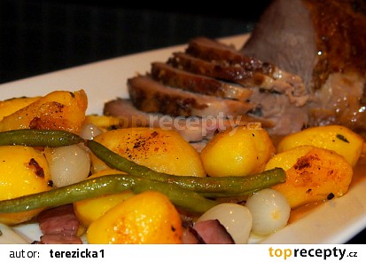 Telecí pečeně z pomalého hrnce recept - TopRecepty.cz